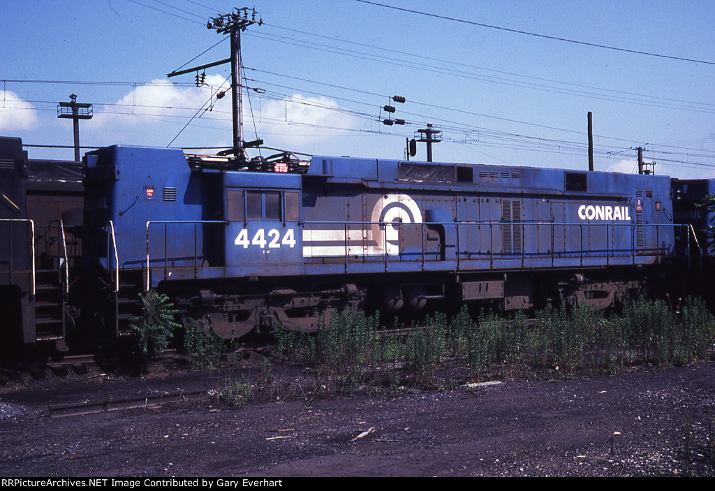 CR E44 #4424 - Conrail